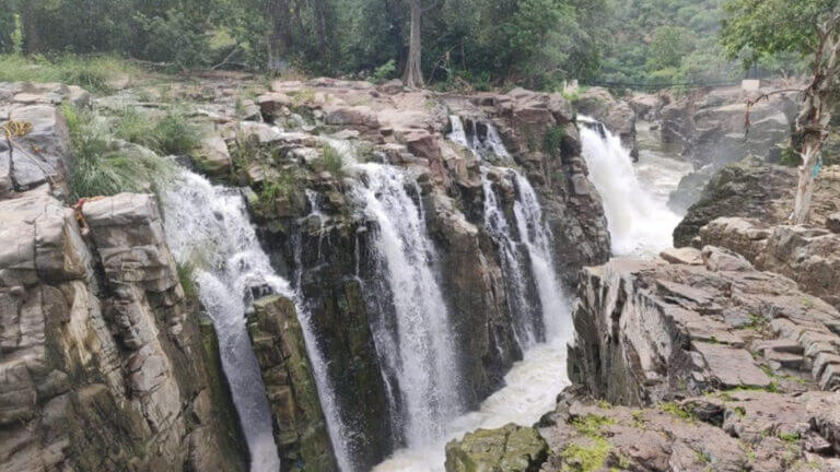 Top 5 Tourist Places in Dharmapuri (Updated 2023) | Temple, Water Falls