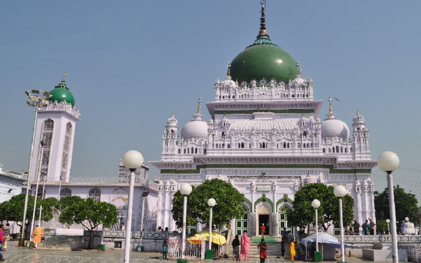 Temples in Lucknow | Top 10 Temples in Lucknow to Visit